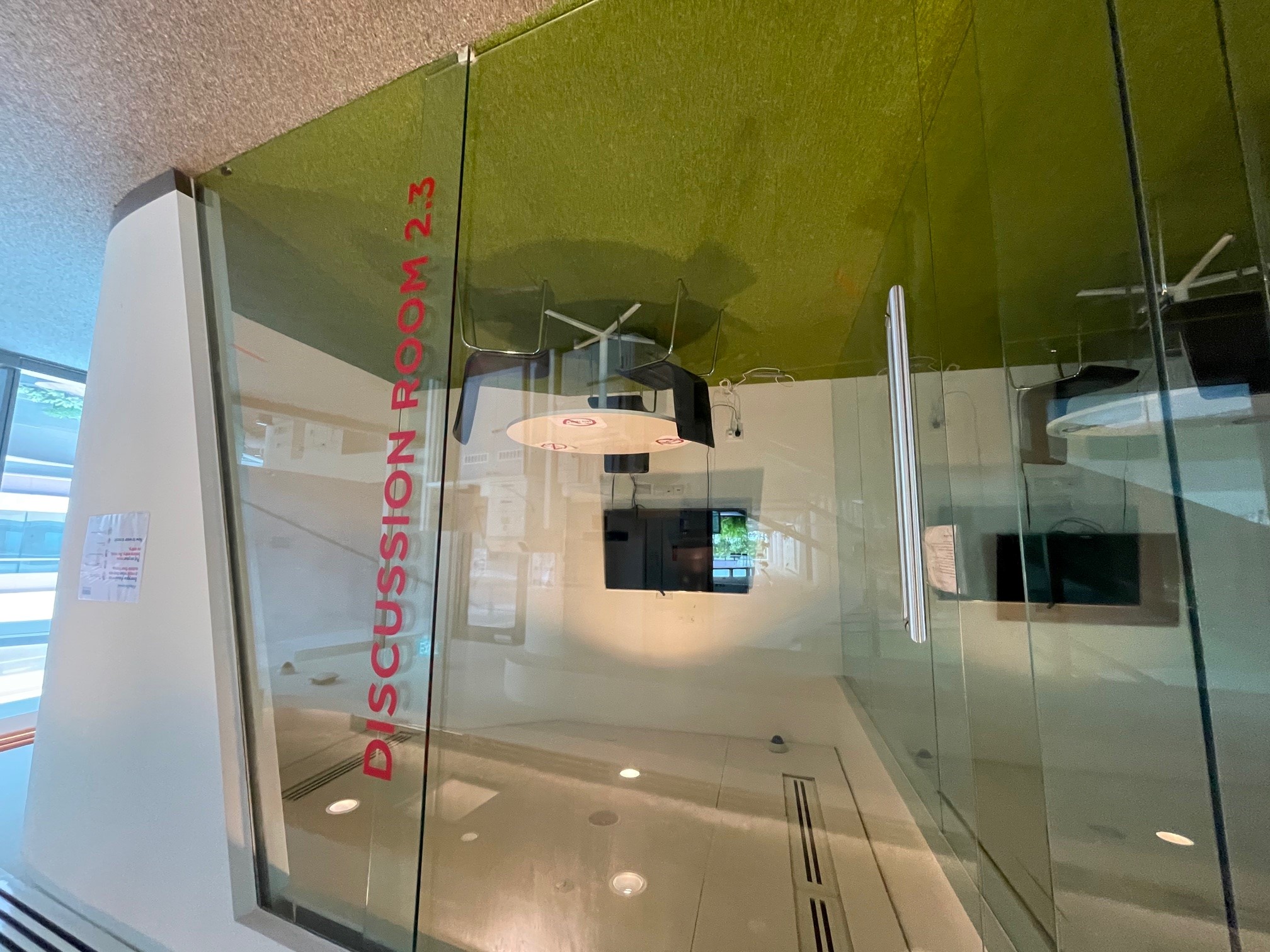 Discussion Room 2.3 (DR2.3).jpg | SUTD Library